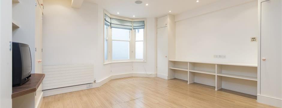 House For Sale in St. Maur Road, SW6 Featuring a Garden (ref: 30672 ...
