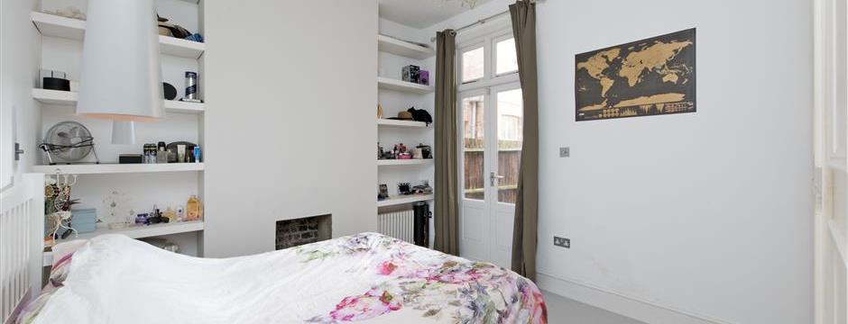 Flat For Sale in Western Lane, SW12 Featuring a Garden (ref: 31909 ...