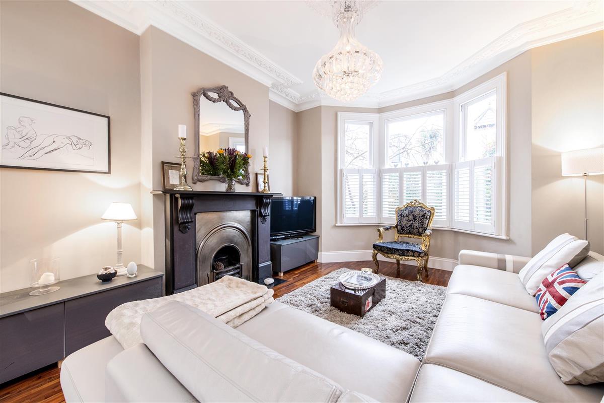 House For Sale in Wakehurst Road, SW11 Featuring a Garden and a Cellar ...